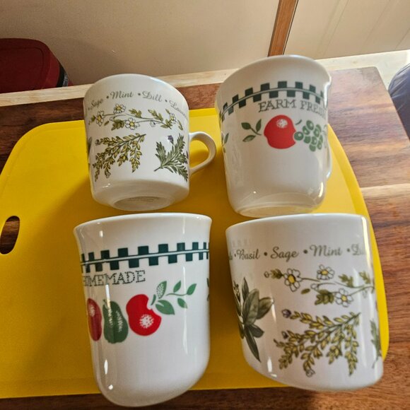 CORELLE/CORNING | Dining | Corning Corelle Set Of Four Mugs Two Of Each ...